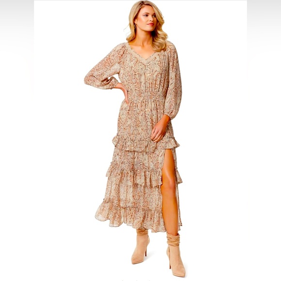 Jessica Simpson | Dresses | Jessica Simpson 3 Tier Maxi Dress | Poshmark